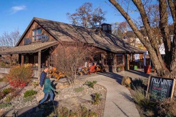 Meet the Neighbors in Mosier